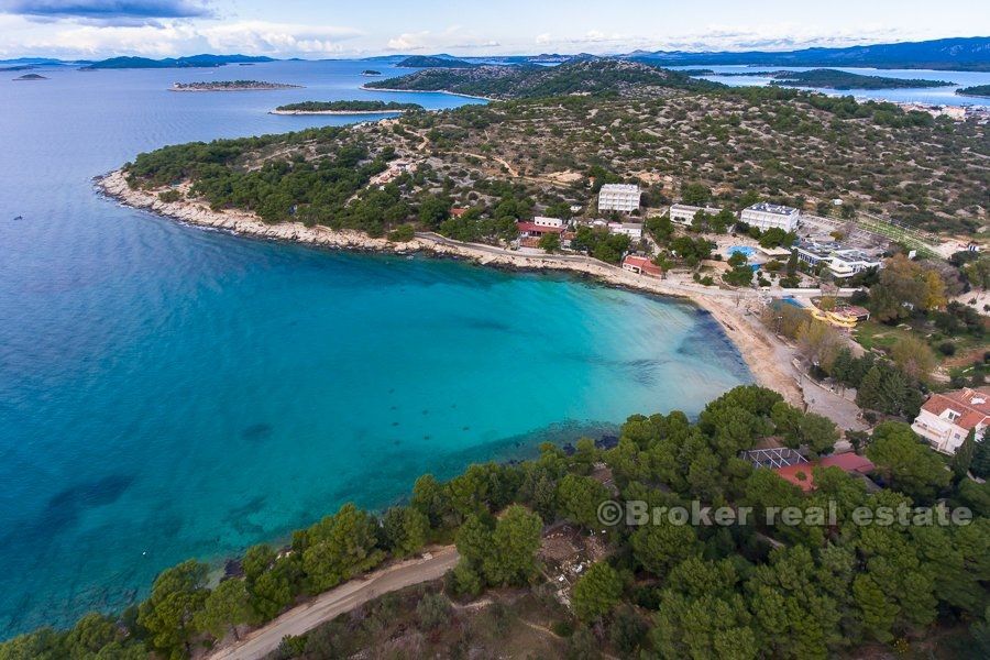 Insel Murter, attraktives Grundstück, erste Reihe zum Meer